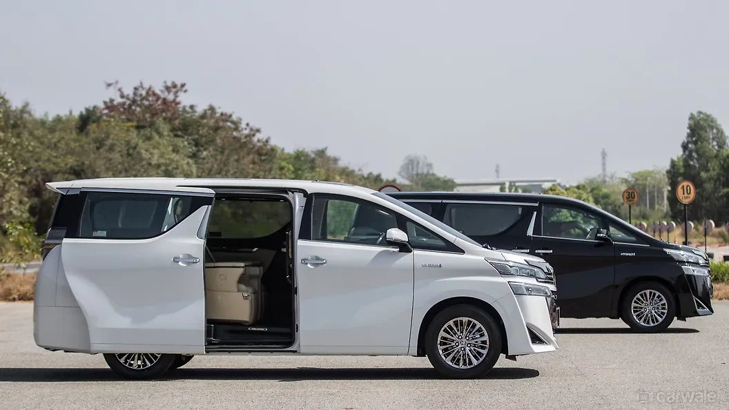 Vellfire Exterior Image, Vellfire Photos in India - CarWale