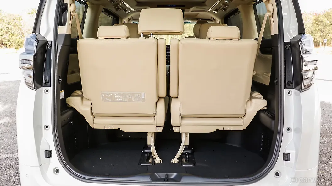 Vellfire Interior Image, Vellfire Photos in India - CarWale