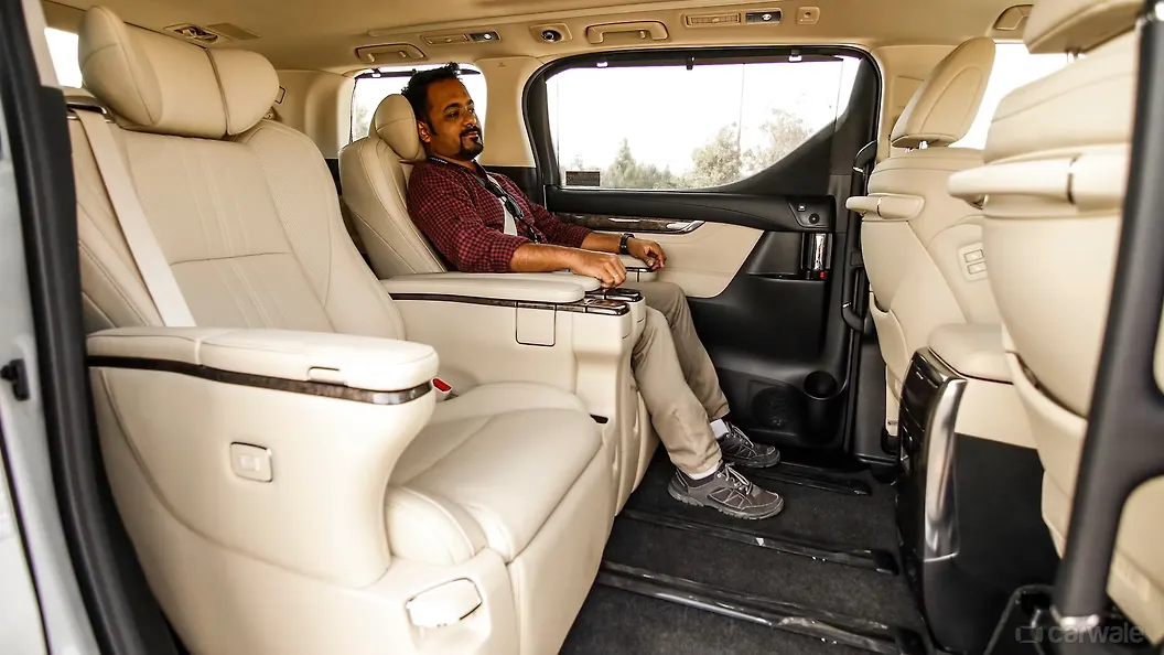 Vellfire Interior Image, Vellfire Photos in India - CarWale