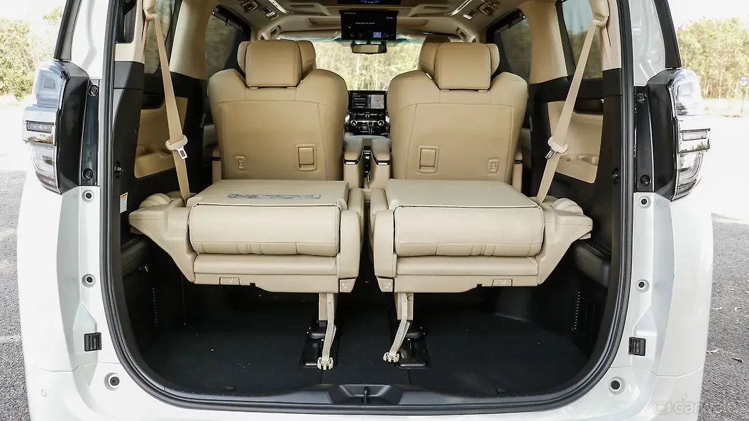Vellfire Interior Image, Vellfire Photos in India - CarWale