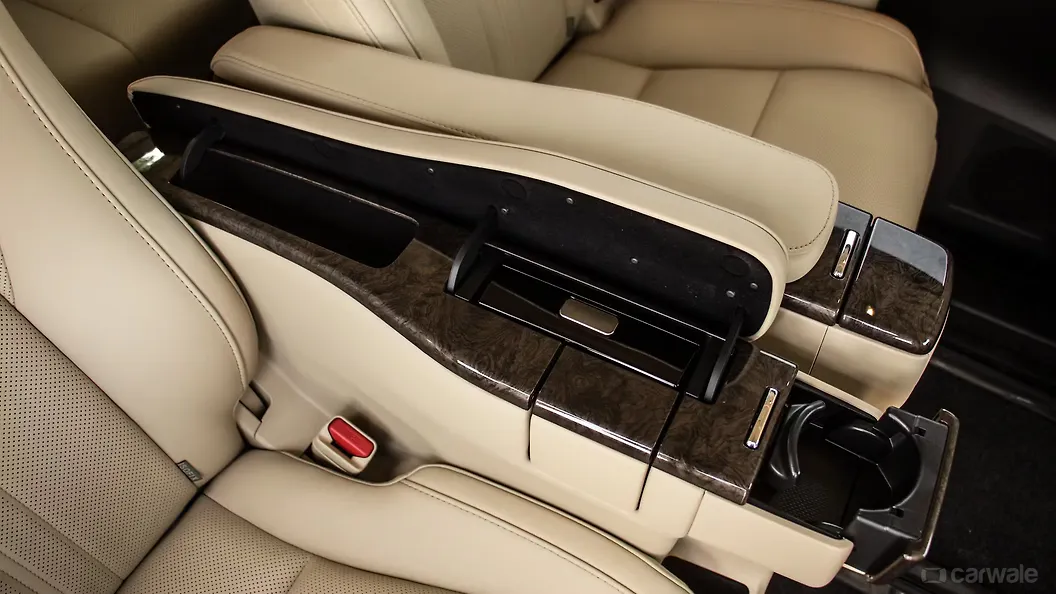 Vellfire Interior Image, Vellfire Photos in India - CarWale