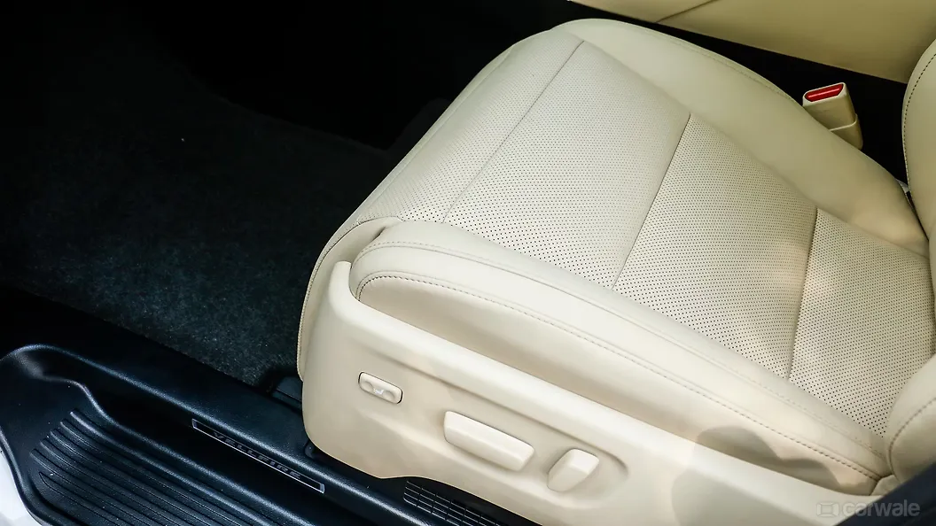 Vellfire Interior Image, Vellfire Photos in India - CarWale