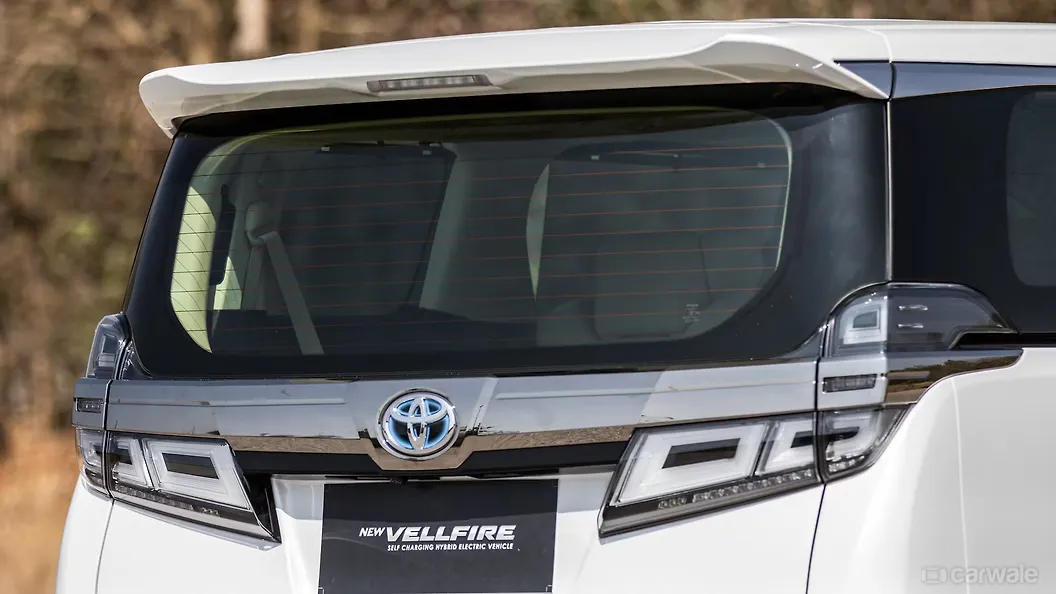 Vellfire Rear View Image, Vellfire Photos in India - CarWale