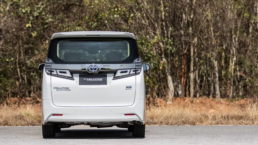 Vellfire Rear View Image, Vellfire Photos in India - CarWale