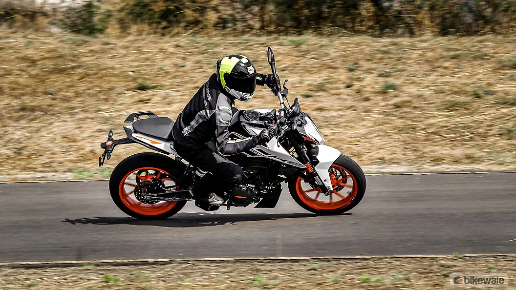 KTM 200 Duke [2021] Action Image – BikeWale