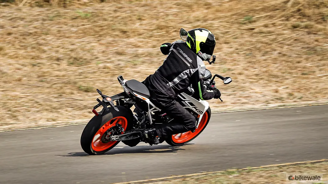 KTM 200 Duke [2021] Action Image – BikeWale