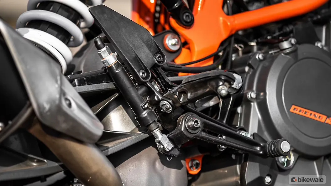 KTM 390 Duke [2021] Rear Suspension Image – BikeWale