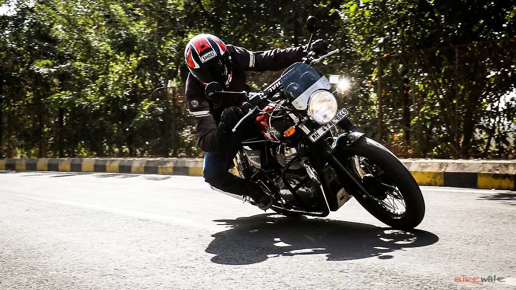 Royal Enfield Interceptor 650 Rear Reflex Reflector Image – BikeWale