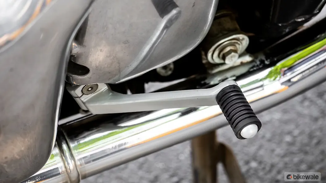 Royal Enfield Interceptor 650 Front Footpeg Image – BikeWale