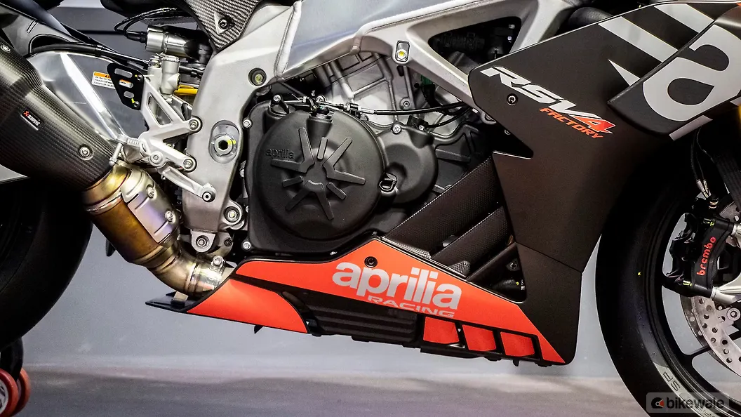 Aprilia RSV4 1100 Factory - [2020-2023] Badges Image – BikeWale