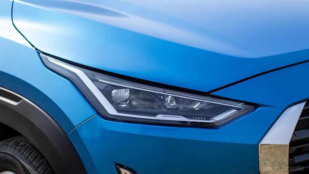 Magnite Headlight Image, Magnite Photos in India - CarWale