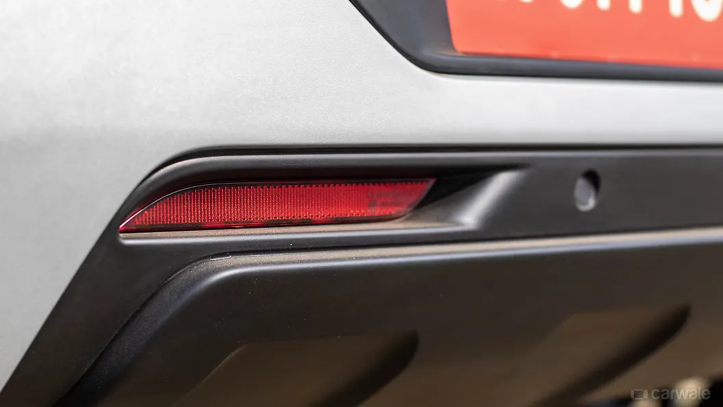 Magnite Reflector Image, Magnite Photos in India - CarWale