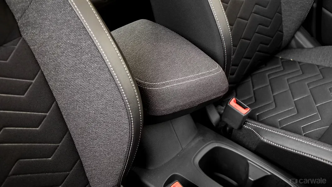 Magnite Front Centre Arm Rest Image, Magnite Photos in India - CarWale
