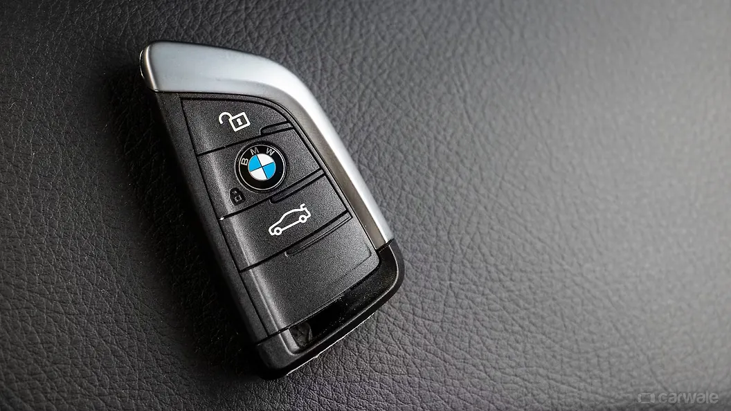 X1 Ignition Key Image, X1 Photos in India - CarWale