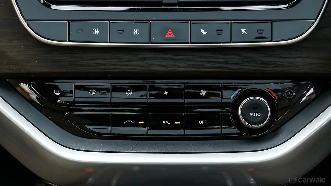 Harrier Gear-Lever Image, Harrier Photos in India - CarWale