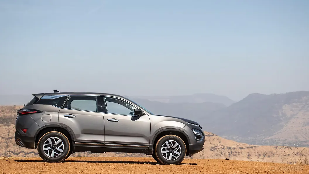 Harrier Left Side View Action Image, Harrier Photos in India - CarWale