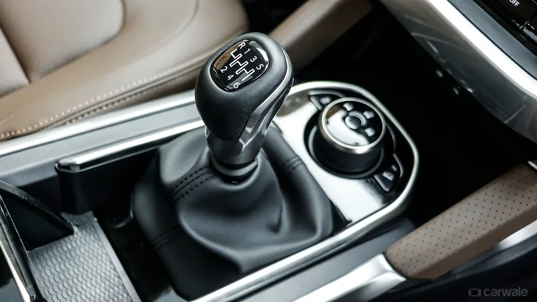 Harrier Door Handles Image, Harrier Photos in India - CarWale