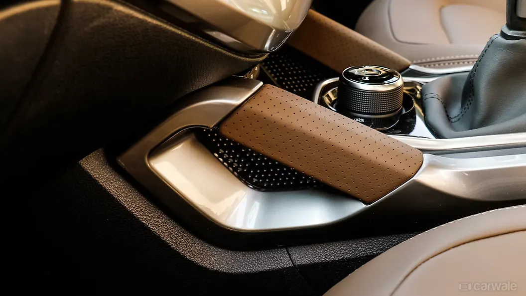 Harrier Instrument Panel Image, Harrier Photos in India - CarWale