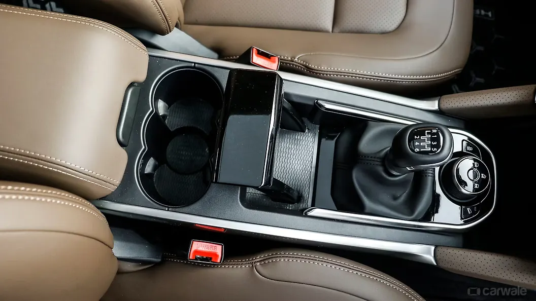 Harrier Interior Image, Harrier Photos in India - CarWale