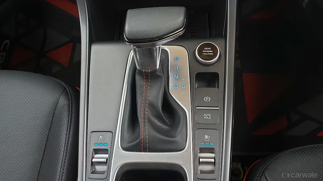 Creta Gear-Lever Image, Creta Photos in India - CarWale