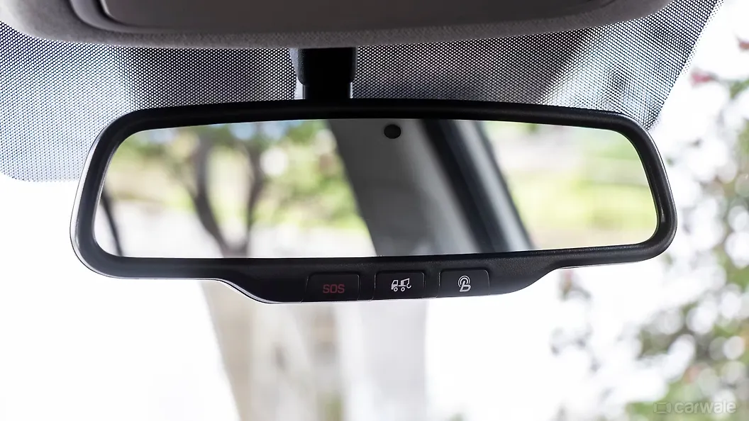 Alcazar Inner Rear View Mirror Image, Alcazar Photos in India - CarWale