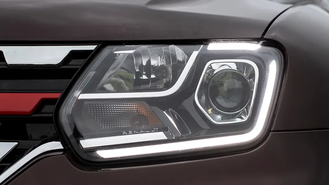 Renault Duster Photo, duster daytime running lamp drl Image - CarWale