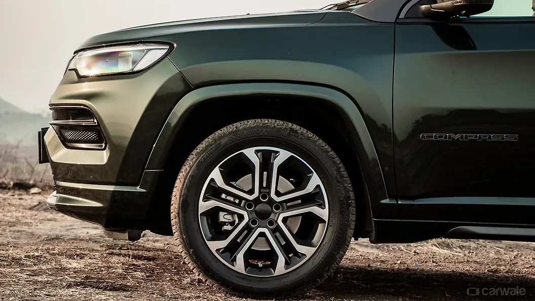 Compass Wheel Image, Compass Photos in India - CarWale