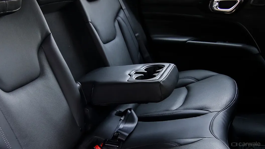Compass Rear Row Centre Arm Rest Image, Compass Photos in India - CarWale