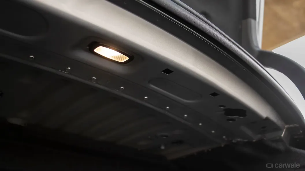 E-Class Boot Light Image, E-Class Photos in India - CarWale