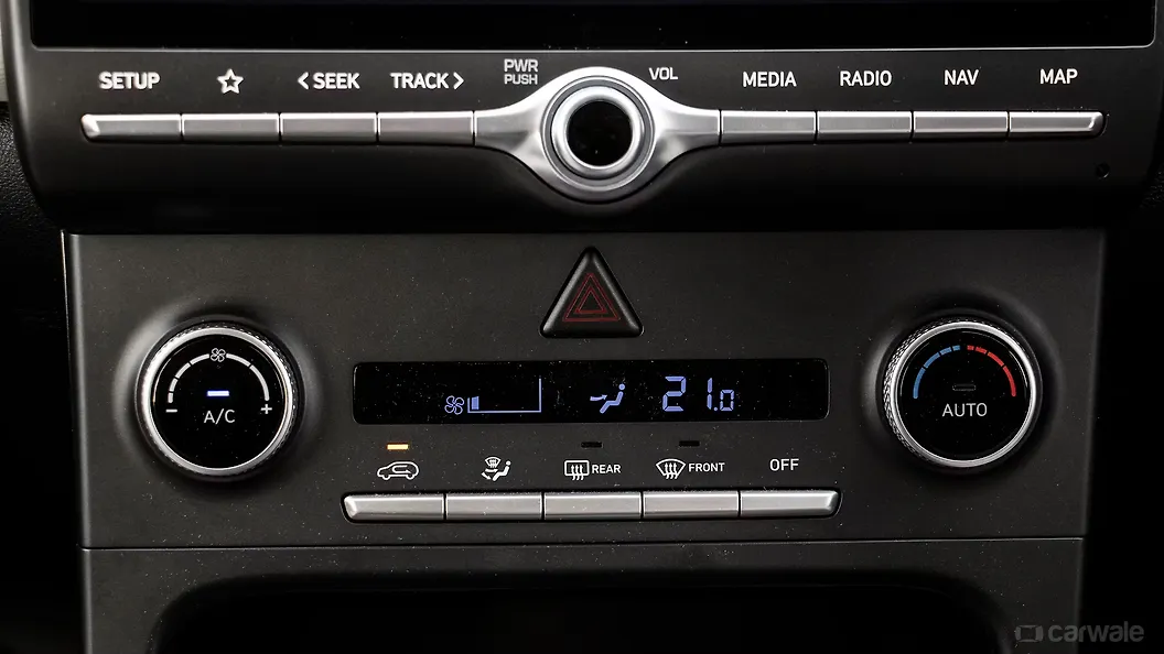 Creta AC Console Image, Creta Photos in India - CarWale