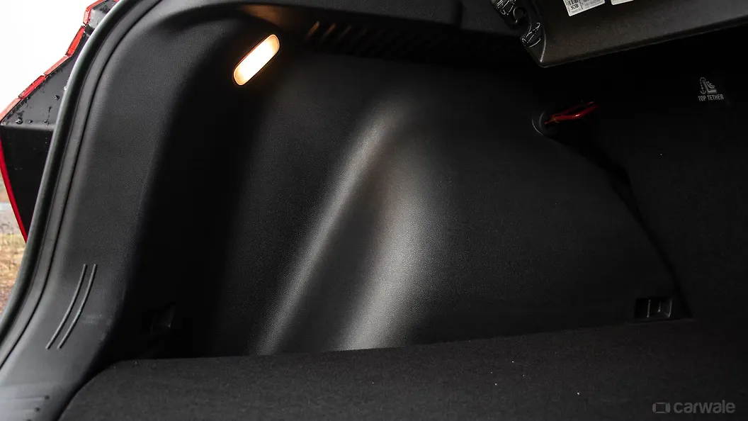 Creta Boot Light Image, Creta Photos in India - CarWale