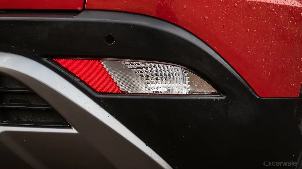 Creta Rear Fog Lamp Image, Creta Photos in India - CarWale