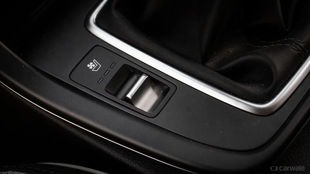 Creta Switchgear Image, Creta Photos in India - CarWale