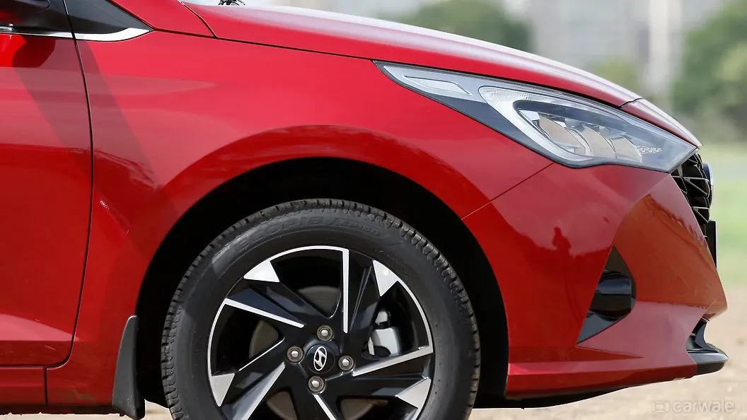 Verna Front Fender Image, Verna Photos in India - CarWale