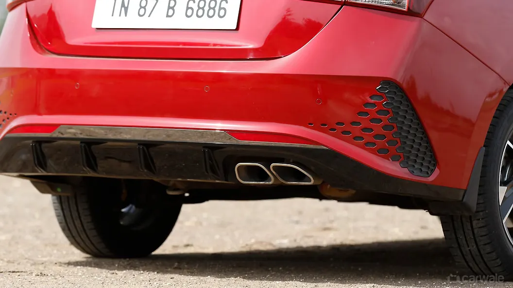 Verna Rear Bumper Image, Verna Photos in India - CarWale