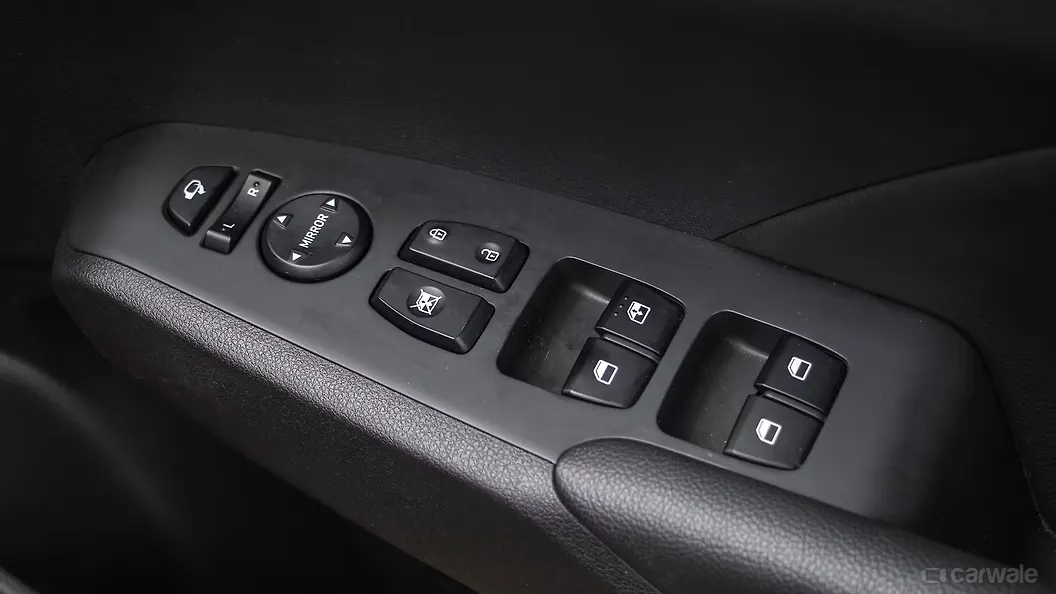 Verna Outer Rear View Mirror ORVM Controls Image, Verna Photos in India ...