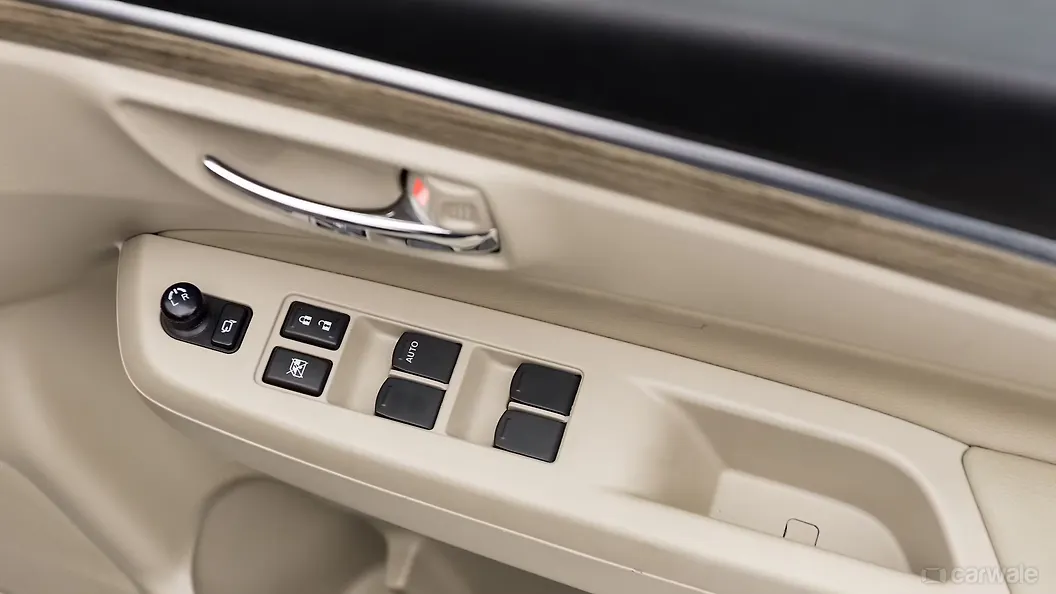 Ciaz Front Driver Power Window Switches Image, Ciaz Photos in India ...