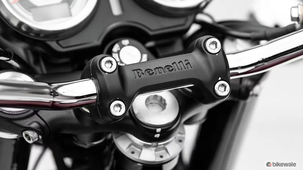 Benelli Imperiale 400 Branding/Fuel Tank Decal Image – BikeWale