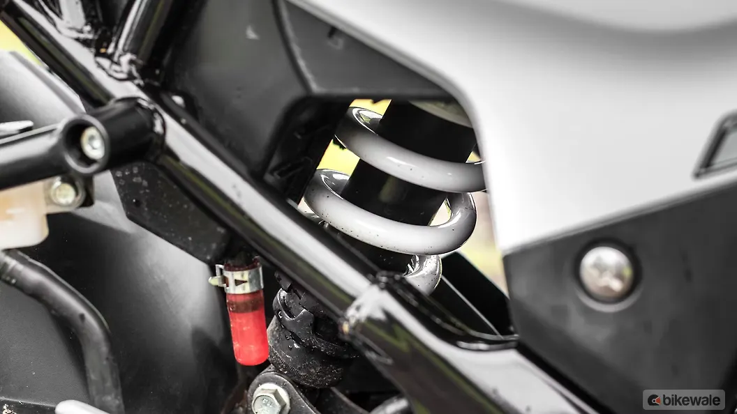 Hero Xtreme 160R Rear Suspension Image – BikeWale