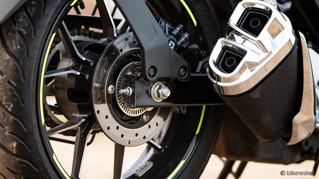 Suzuki Gixxer 250 Rear Disc Brake Image – BikeWale