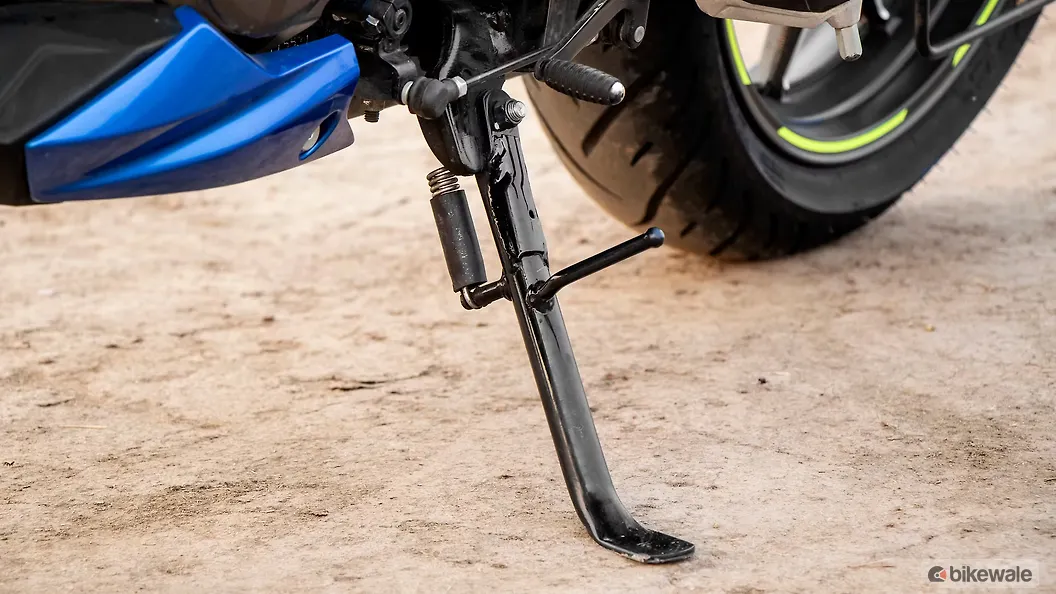 Suzuki Gixxer 250 Side Stand Image – BikeWale