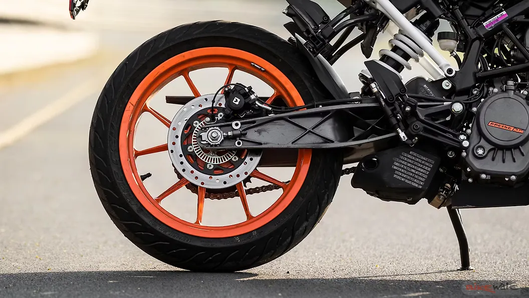 KTM 200 Duke [2021] Rear Fender Image – BikeWale