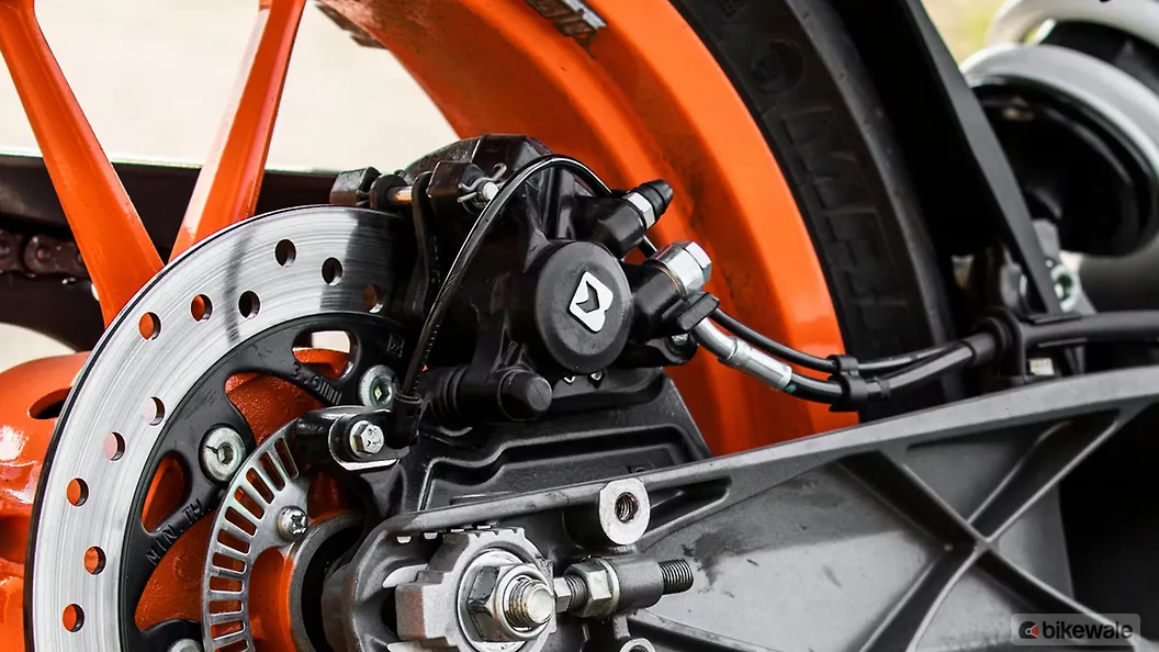 KTM 200 Duke [2021] Rear Disc Brake Image – BikeWale