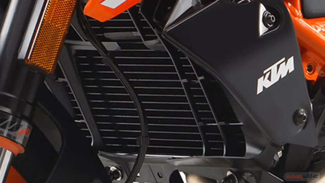 KTM 390 Duke [2021] Handlebar Image – BikeWale