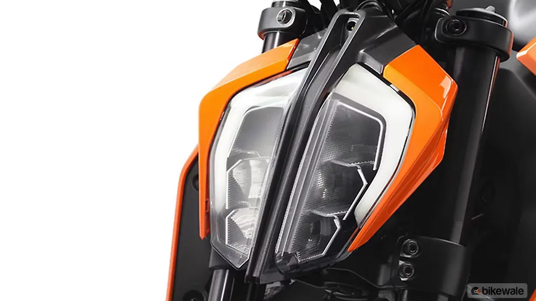 KTM 390 Duke [2021] Tank Image – BikeWale