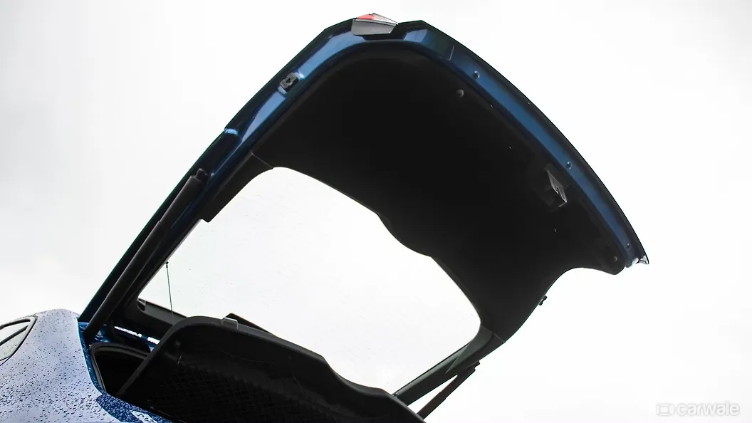 Superb Open Boot/Trunk Image, Superb Photos in India - CarWale