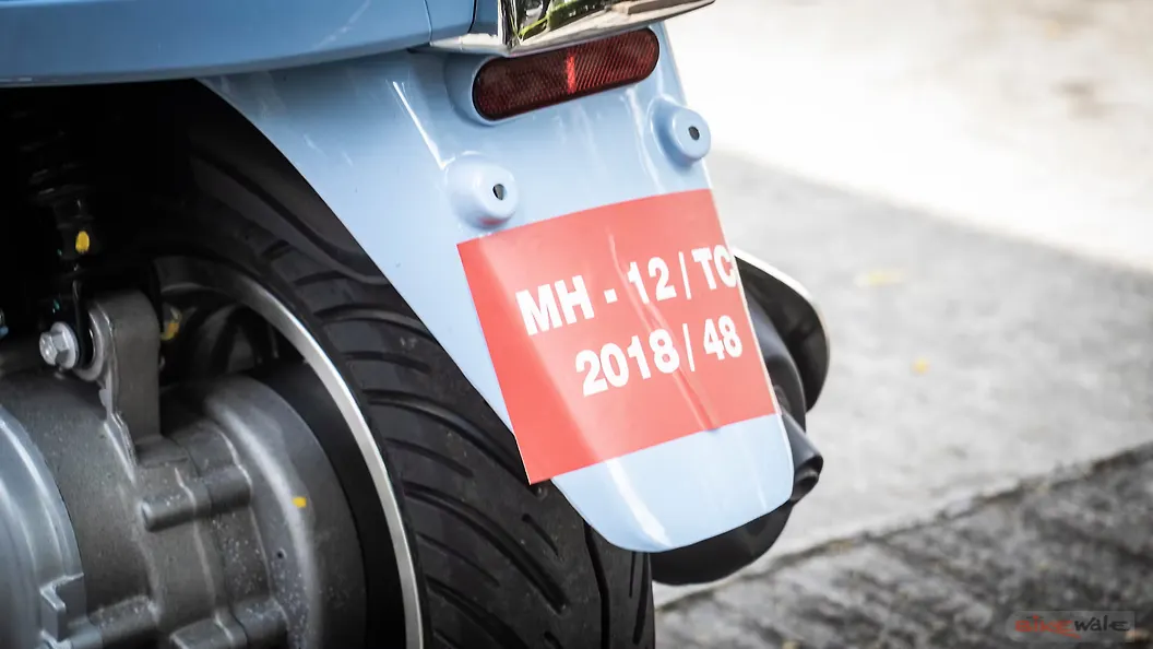 Vespa VXL 150 Rear Turn Indicators Image – BikeWale