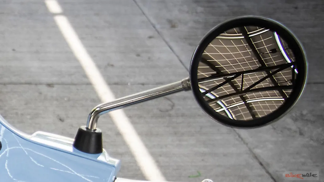 Vespa VXL 150 Rear View Mirror Image – BikeWale