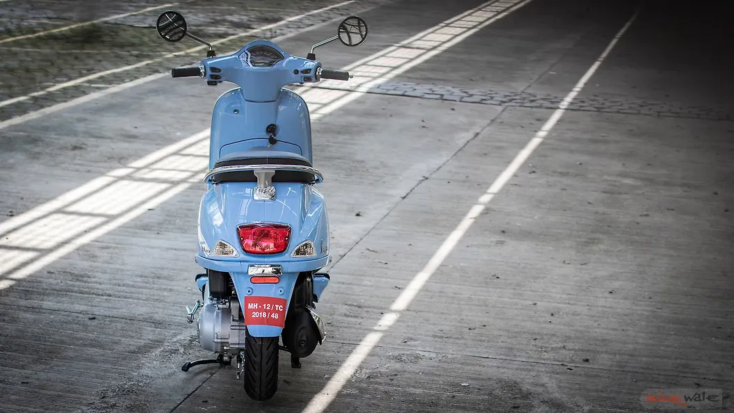 Vespa VXL 150 Right Side View Image – BikeWale