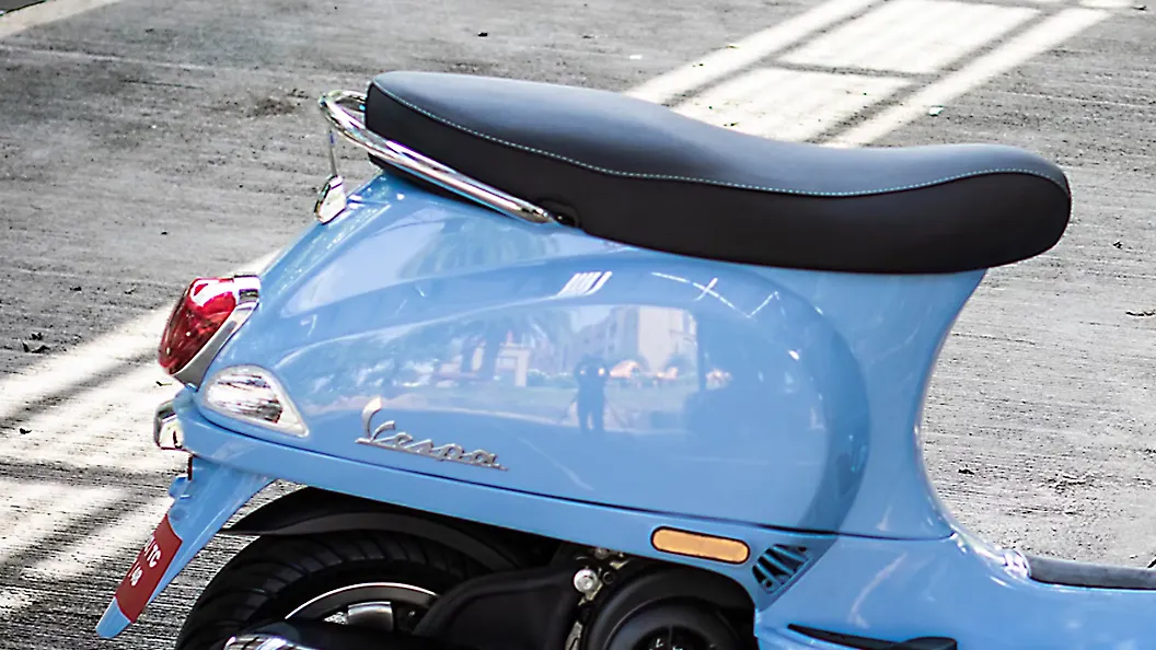 Vespa VXL 150 Right Side Body Panel Image – BikeWale